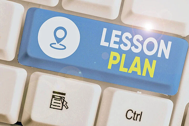 Why Do Expert Trainers Create Lesson Plans?